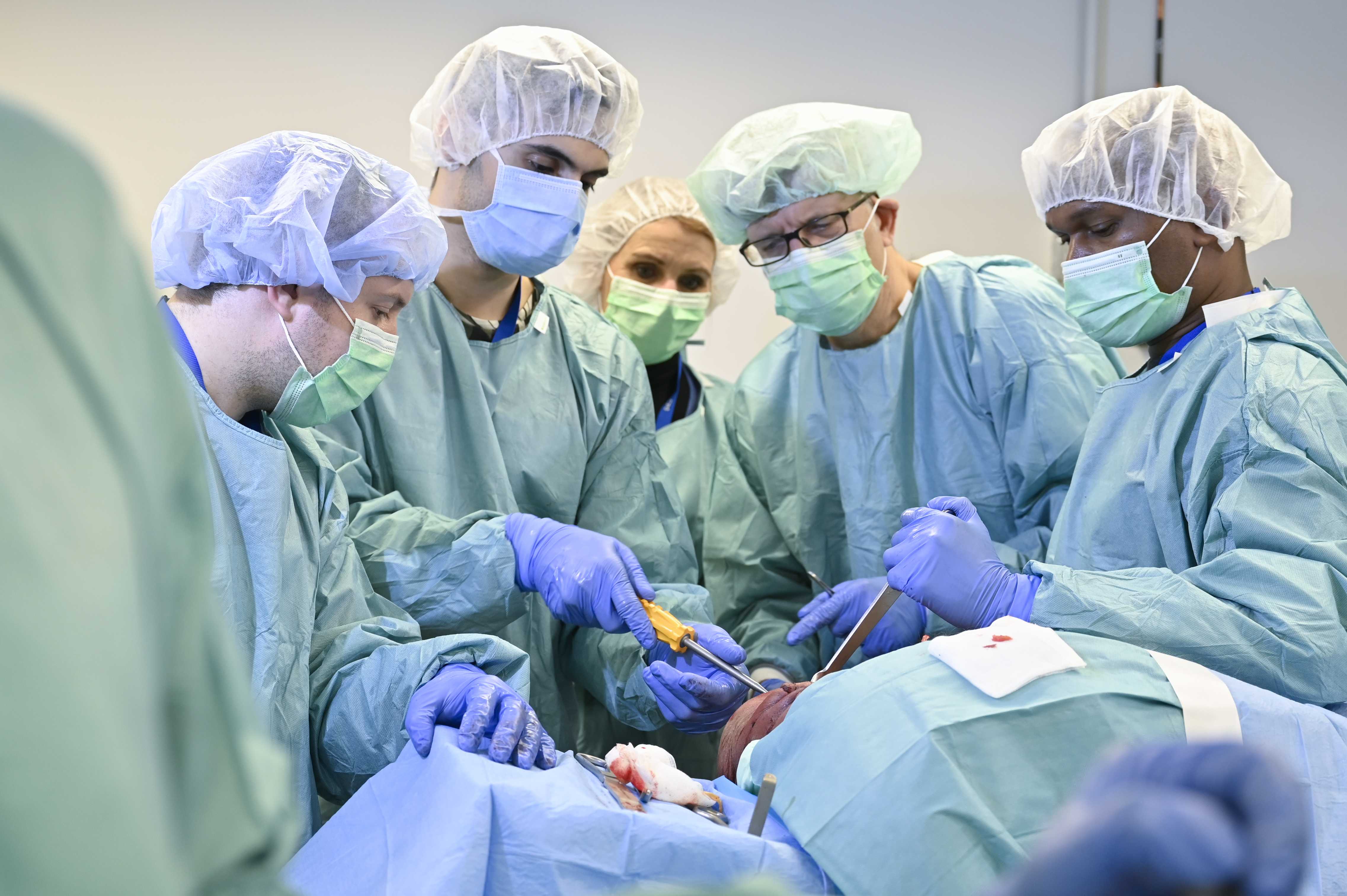 Comprehensive Shoulder Arthroplasty - become an expert learning from AO ...